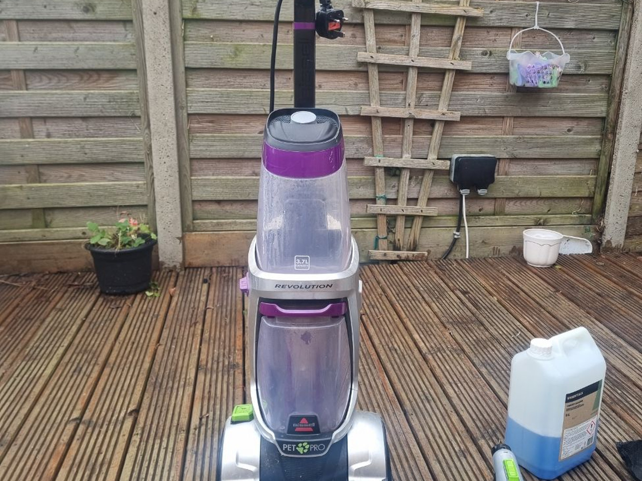Rent Bissell ProHeat 2X Revolution Pet Pro Upright Carpet Cleaner from Top Blokes LTD West Drayton Hillingdon for 9 15 day