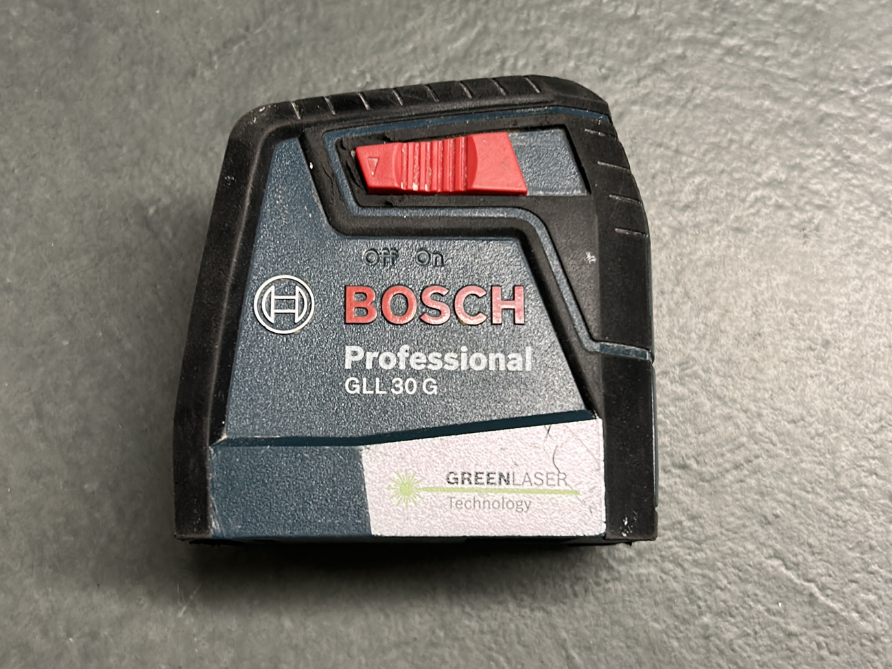Rent Bosch Professional GLL 30 laser level from Paul F, Penge & Cator ...