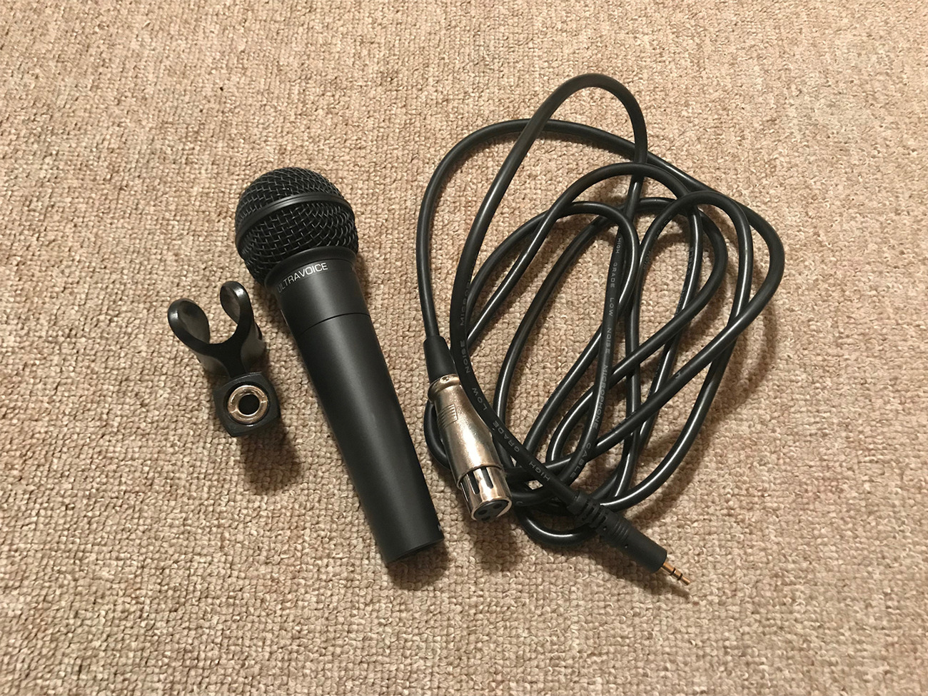 Rent Dynamic Vocal Microphone from Rachel H, Reigate for £6 - 6/day