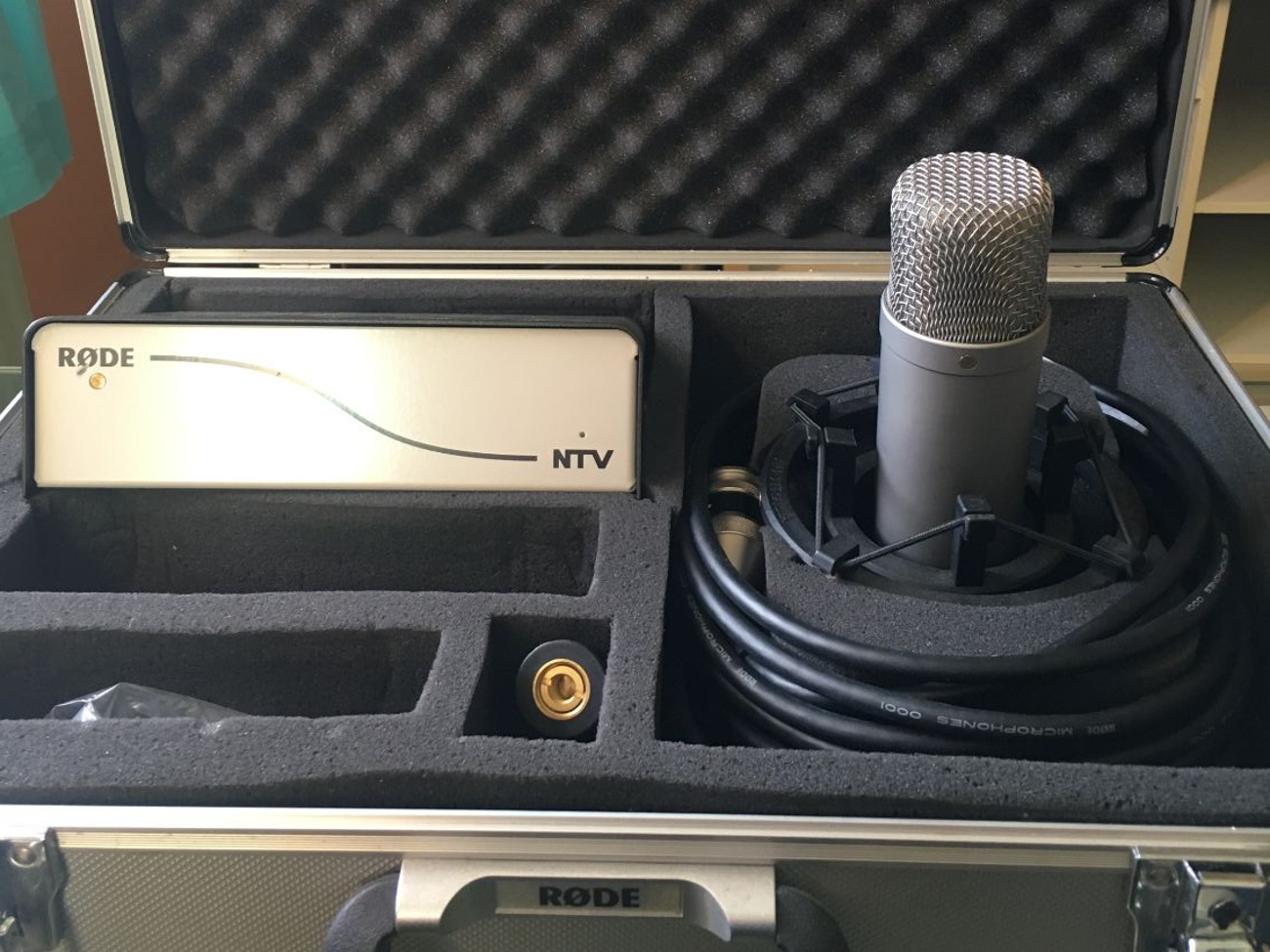 Rent RARE Rode NTV Tube Studio Condenser Microphone from Francesco M ...