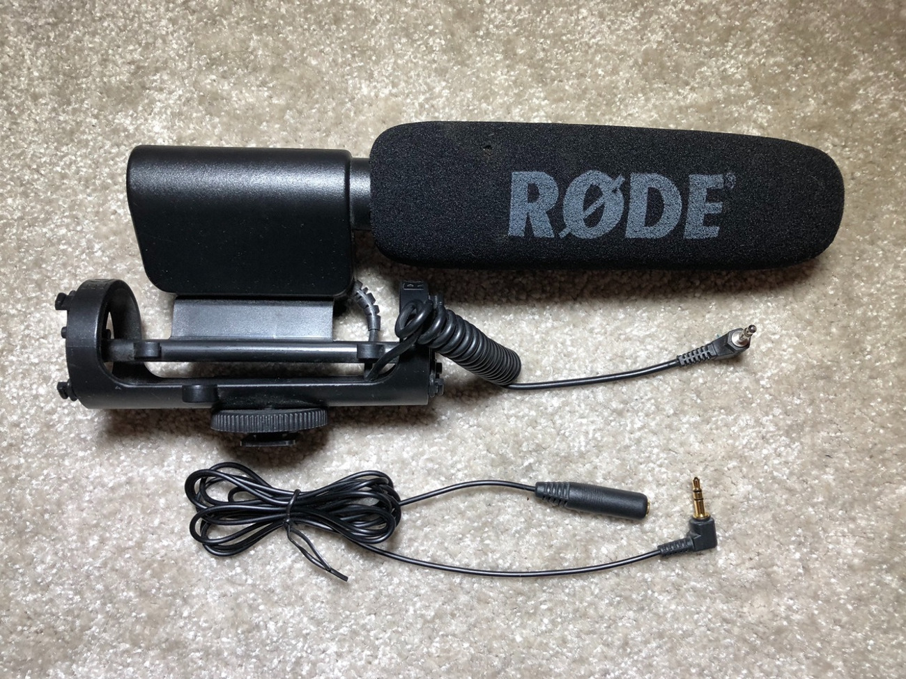 Rent Rode Shotgun VideoMic - Condenser Mic with Shock Mounting ...
