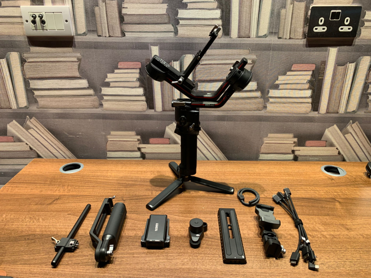 Rent DJI Ronin RS3 Pro Combo Kit Camera Gimbal Stabilizer from East ...