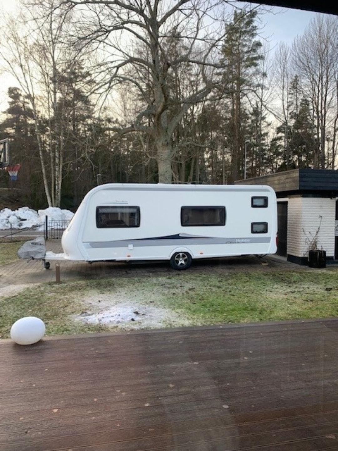 Hyr Husvagn Hobby 560 KMFE Uthyres av Adam J i Häggvik, Sollentuna