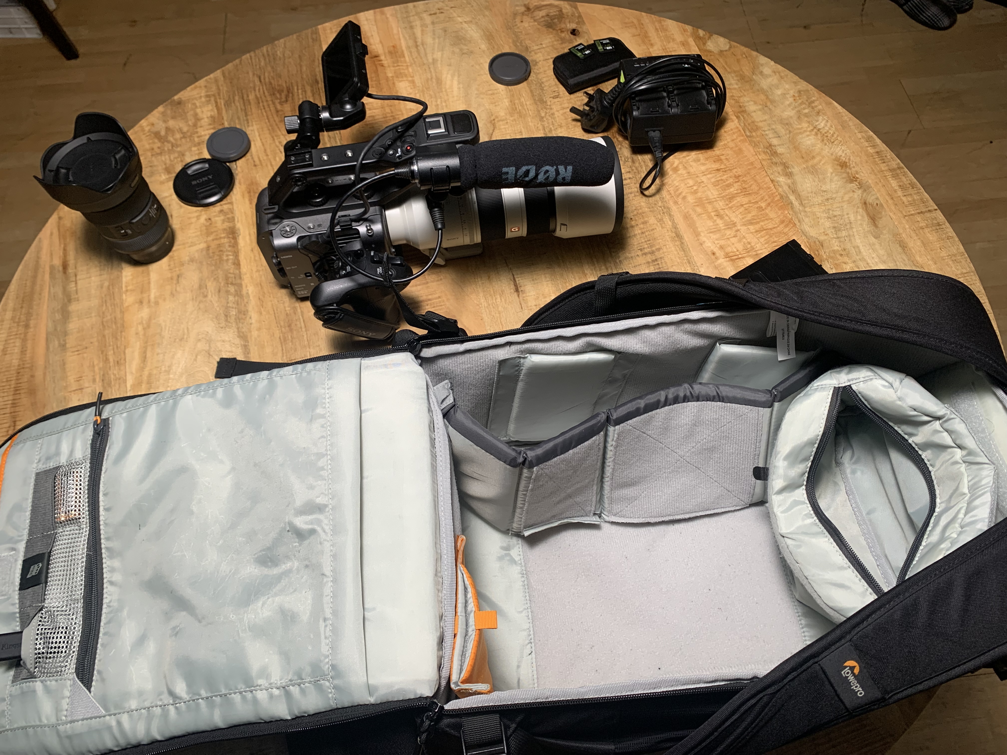 Rent Sony FX6 Full-Frame Cinema Camera + 2X Lenses (Sony FE 70-200mm F2 ...