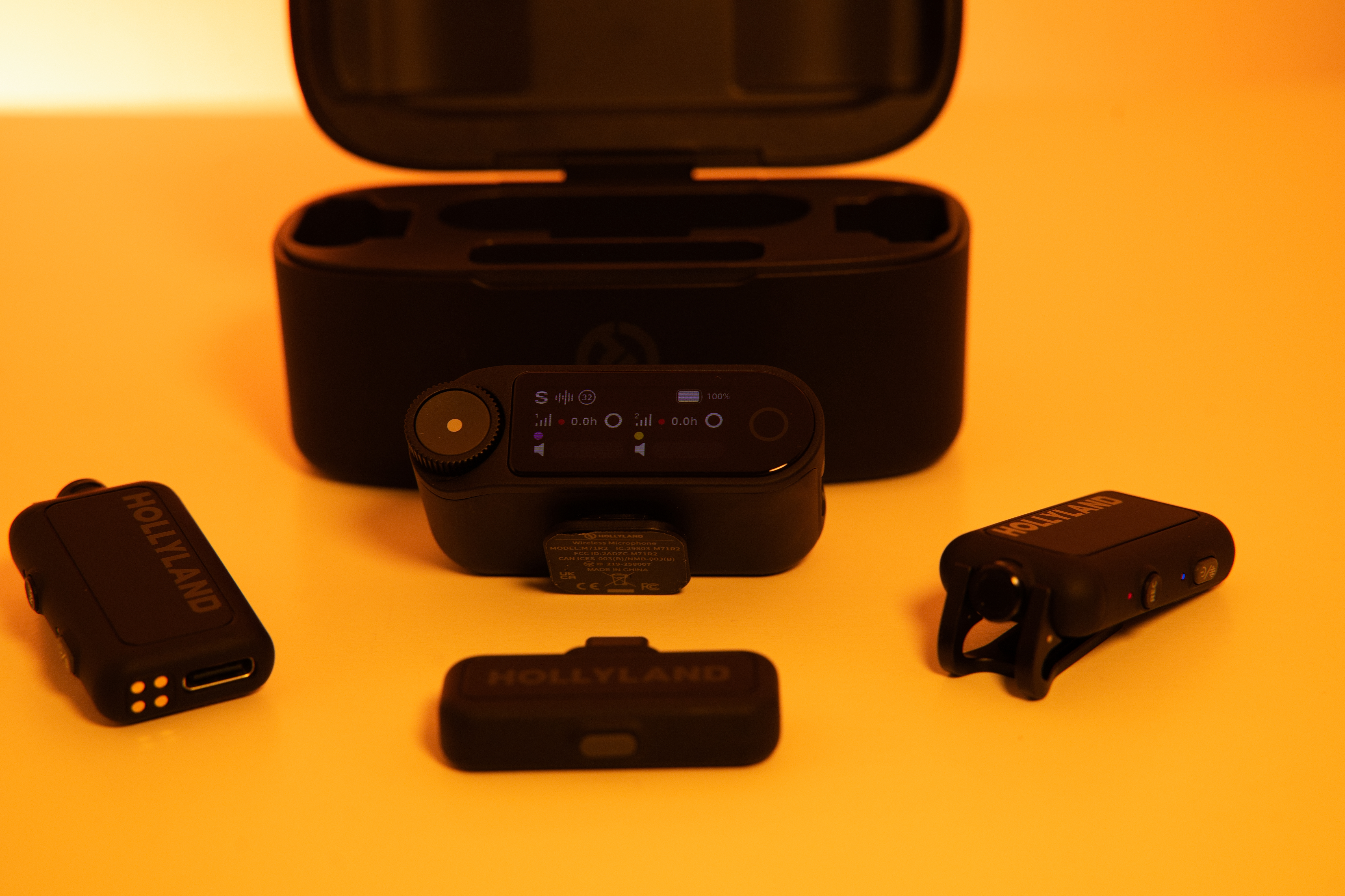 Rent Hollyland LARK MAX 2 Combo, Wireless Lavalier Microphone, AI Noise ...