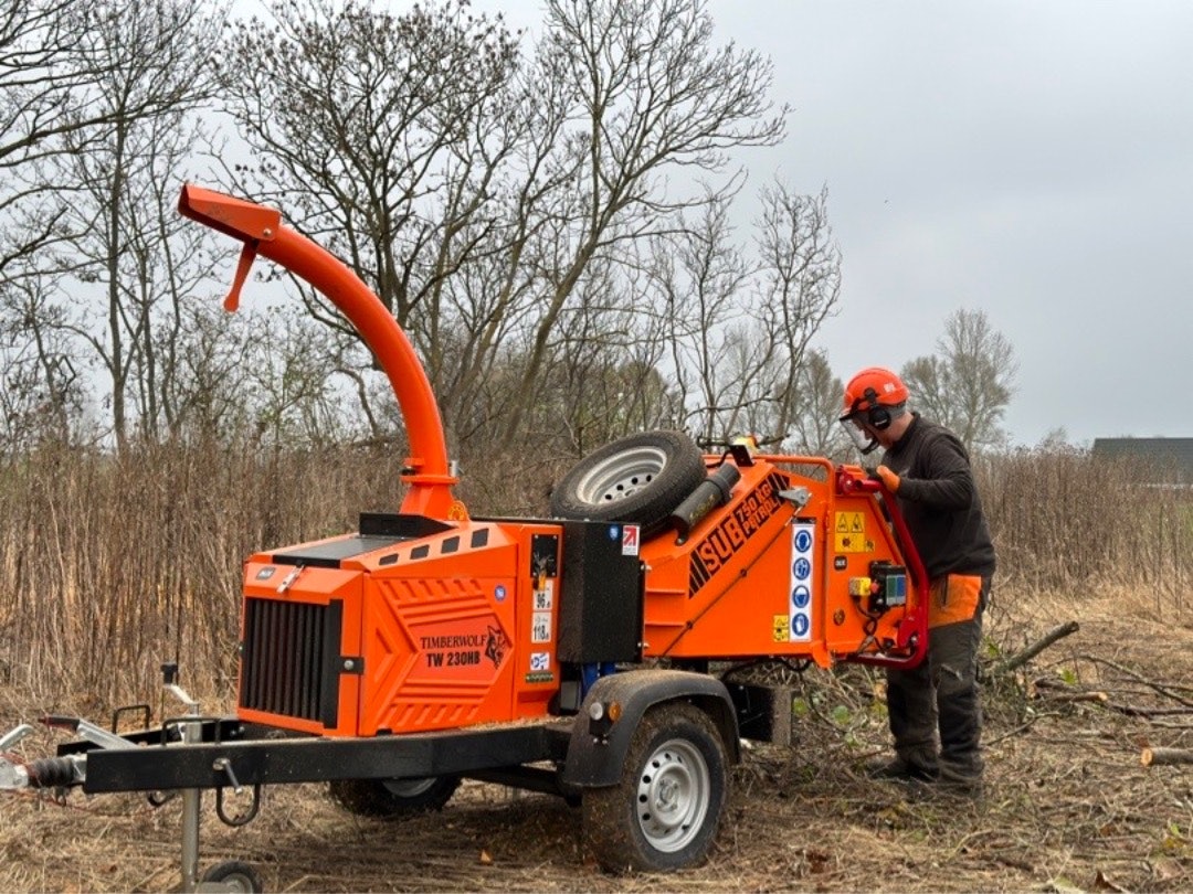 Hyr Ny värsting-flismaskin Timberwolf -22 av Aux Rental AB i ...