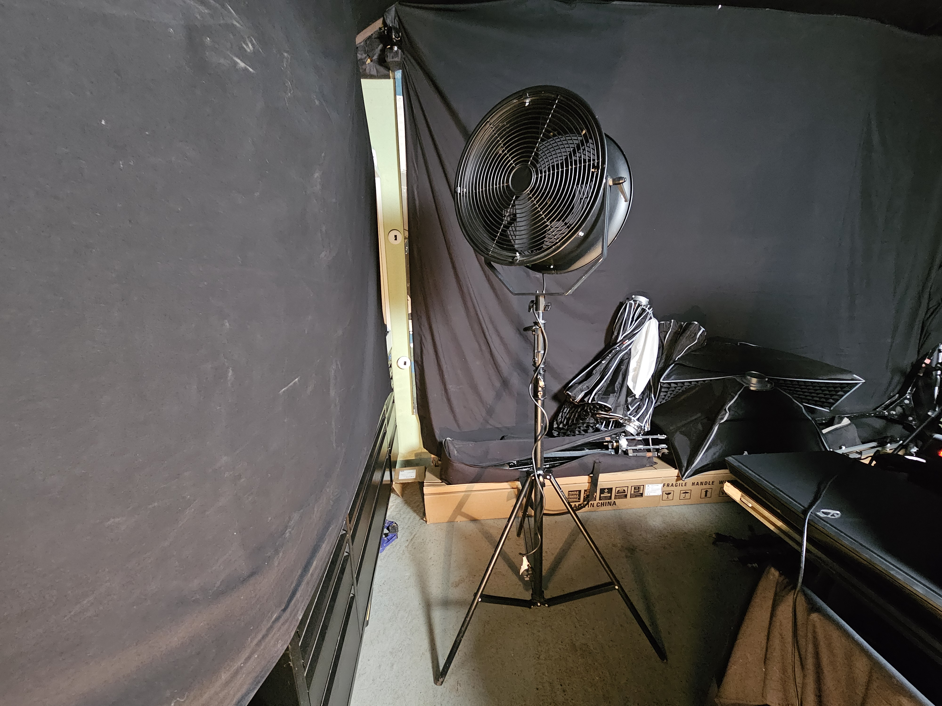 Rent Turbo Windtunnel - Wind tunnel - Giant studio fan - Turbo fan ...